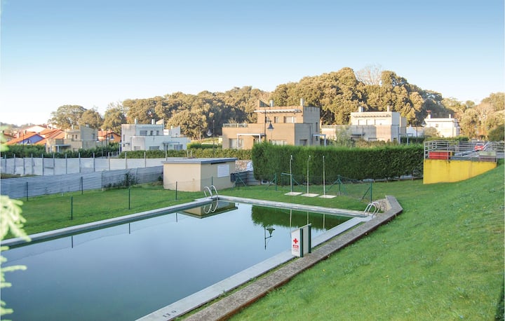 2 Bedroom Stunning Apartment In Llanes - Llanes