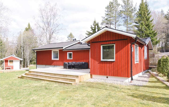 Nice Home In Lilla Edet With Wifi - Lilla Edet
