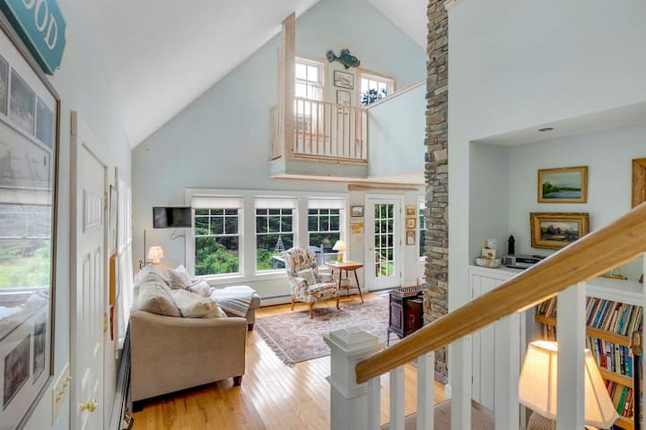 Seawood Sunset Cottage: Woods, Near Beach - Boothbay, ME