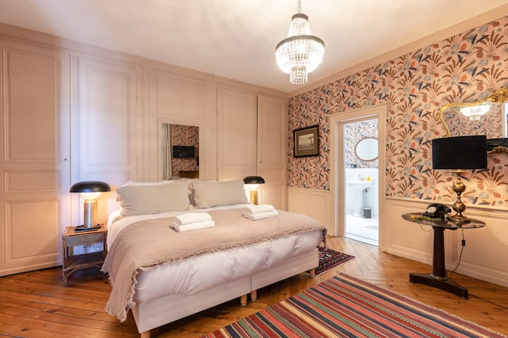 Passocean 3 -Charming Suite- Center- King Size Bed - Honfleur