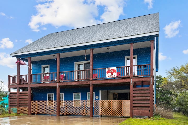 Welcoming Beach Home, Steps To Beach And Town. - Emerald Isle, NC