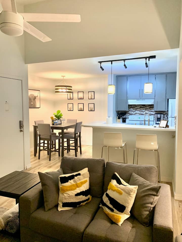 Charming Scottsdale Getaway For 2! - Scottsdale, AZ