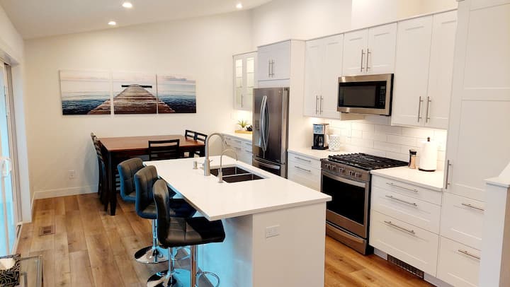 Stylish Urban Stay At The Oxford - Downtown - Kelowna