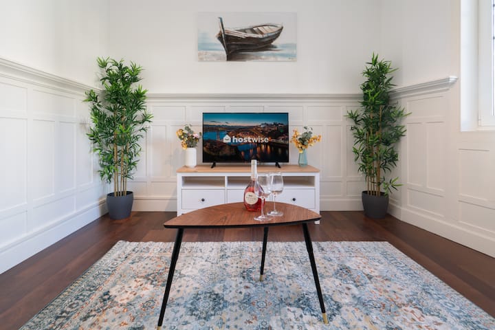 2 Rustic Colorful Flats | Terrace By Hostwise - Porto