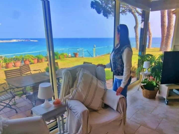 Belle Maison En Bord De Falaise - Calella