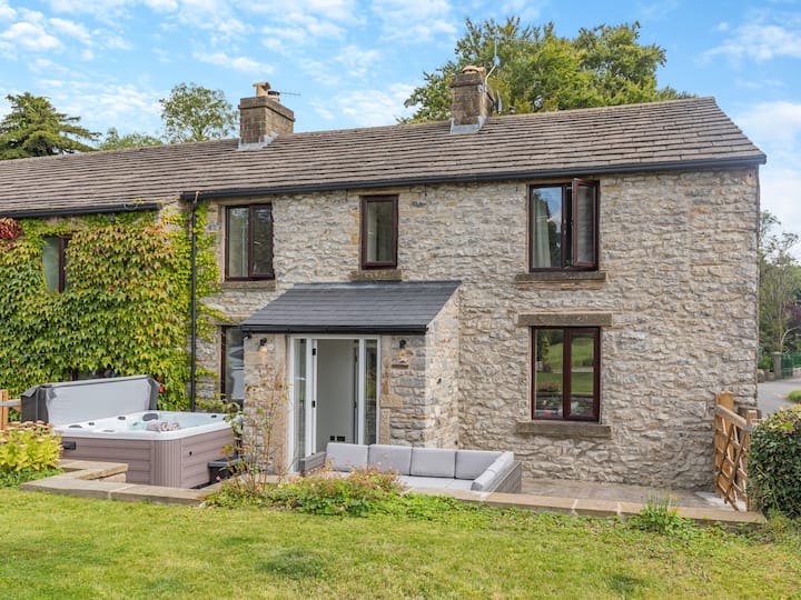 2 Bed In Bradwell (94552) - Hope Valley