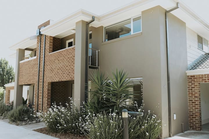 Spacious Stay On Shamrock, Bendigo - Bendigo