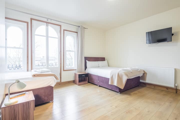 Twin Room Ensuite - Oxford