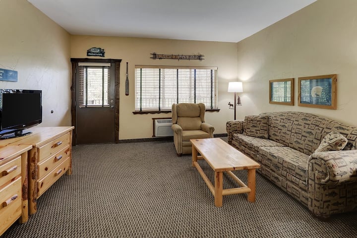 Extended Stay King Suite Cottage, Stoney Creek - Des Moines, IA
