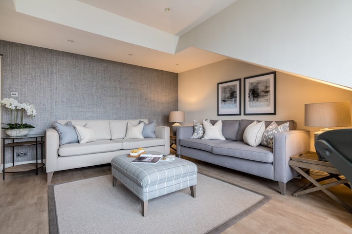 Mere View Loft - Luxury Lake Views With Parking - Windermere