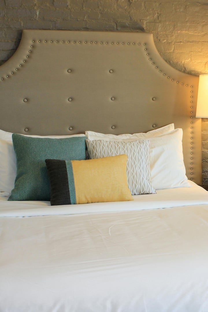 Rich History Of Celeb Guests Back In The Day - Portland, OR