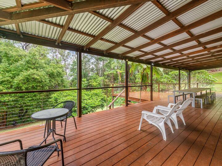 Cockatoo Hideaway - Log House & Cabin - Mapleton