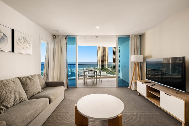 10th Floor Ocean Views In The Heart Of Surfers! - Surfers Paradise