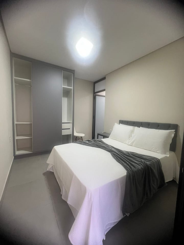 Casa8h ,Garagem, Próx. Uniaraxá, Fácil Acesso - Araxá