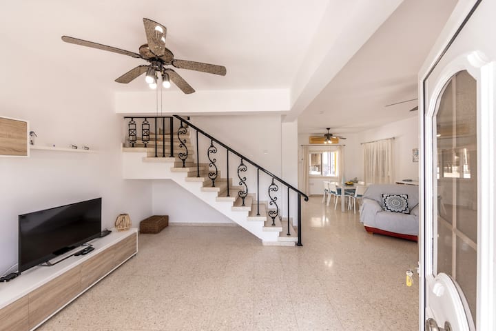 Ayia Thekla Sea Breeze Villa - Chipre
