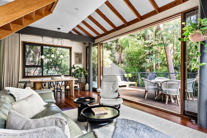 Treehaus · Stylish 3bdr Amongst The Trees · Bulli - Wollongong