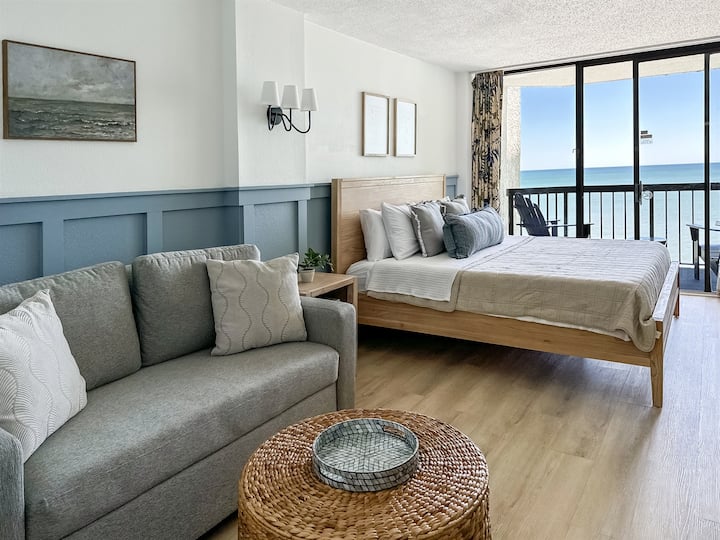 Spring Oceanfront King | Pools & Hot Tubs - Myrtle Beach, SC