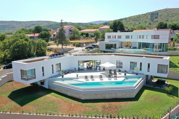 Villa - Luxury Villa Red With A Pool - Imotski
