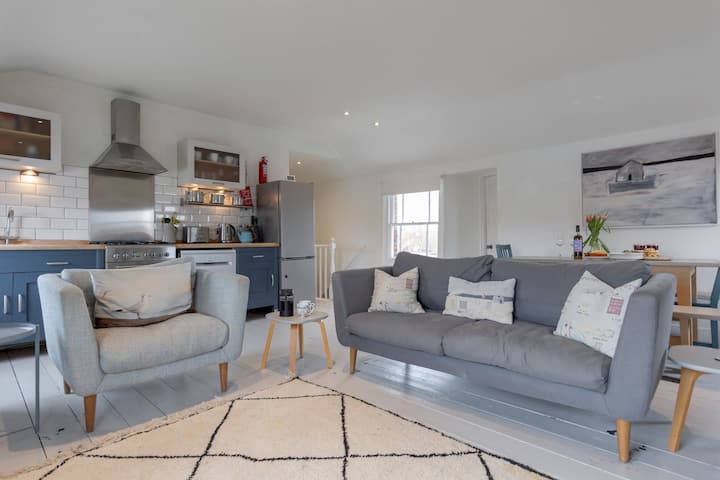 Lighthouse Loft - Southwold
