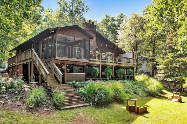 Lakefront Paradise: Hot Tub, Game Rm, Kayaks, Dock - Smith Mountain Lake, VA