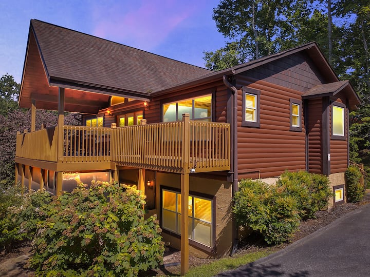 Moonshine Hollow - 3bd 3bth - Mountain Views! - Gatlinburg, TN