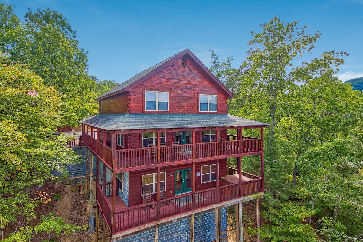 Pigeon Forge View - Attraction Destination Cabin - Cabins for Rent in ...