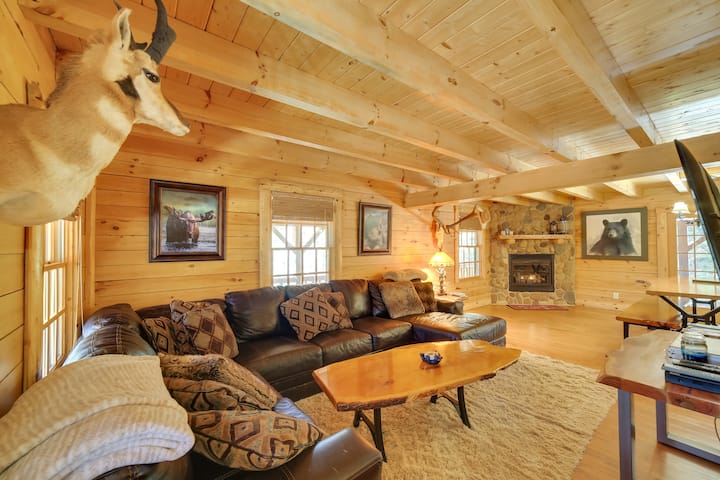 Newberry Vacation Rental < 1/2 Mi To Lake Superior - Muskallonge Lake State Park, Newberry
