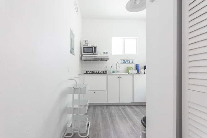 Stylish 2-bedroom Apt In The Heart Of South Beach - South Beach, FL