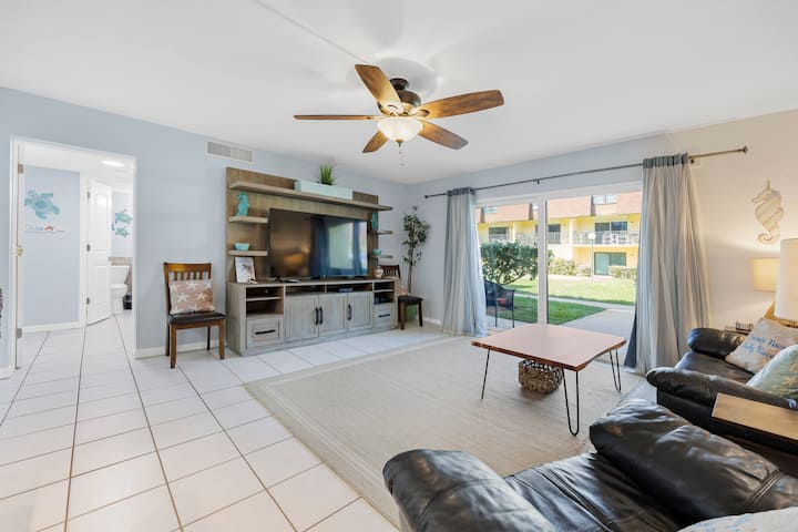 Cocoa Beach Club- Condo On The Beach! - Cocoa Beach, FL