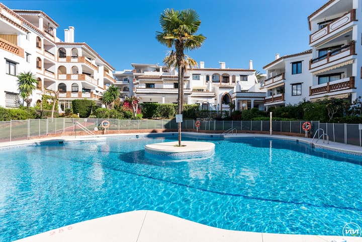 Robina | Beachfront Apartment In Mijas - Sitio de Calahonda
