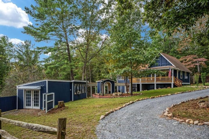 Blue Bear 4bed Room Cabin W/ Game Room & Arcades! - Luray, VA