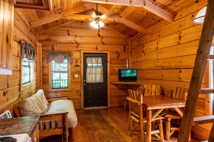 Deluxe 1 Bedroom Cabin - Lake James, NC