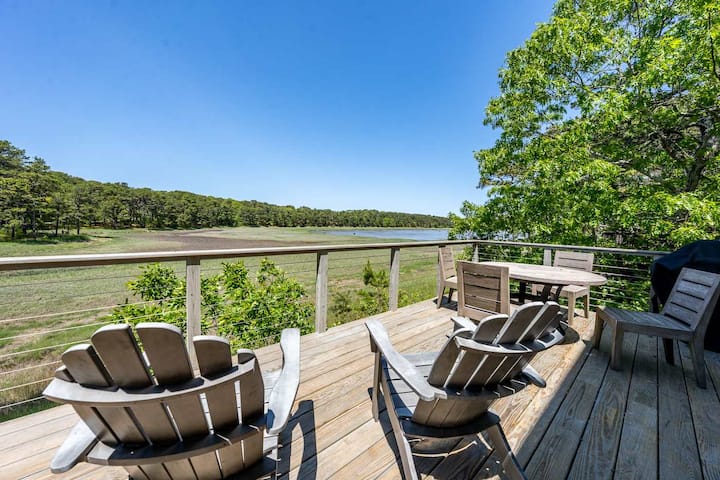 Newly Renovated Waterfront Cottage - Wellfleet, MA