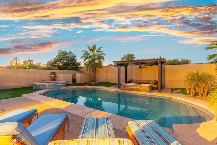 Sunny San Tan Valley Home W/ Backyard Oasis! - San Tan Valley, AZ