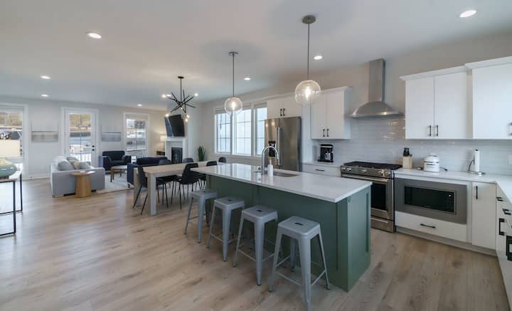 Marina Sunset: Snowy Saint Joseph Awaits You - Benton Harbor, MI