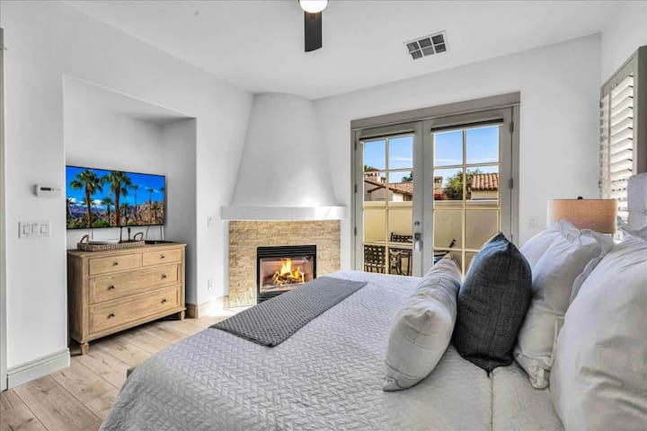 Remodeled Lv Studio With Private Patio #C - Palm Desert, CA