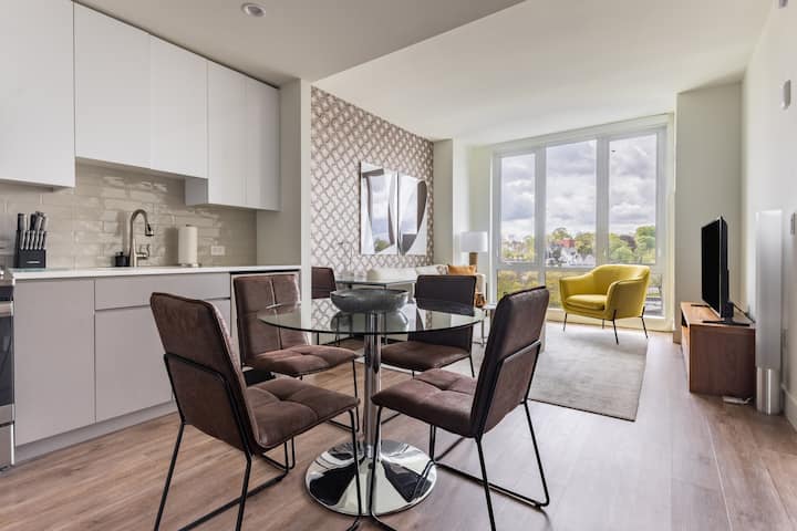 Contemporary One Bedroom In Downtown White Plains - White Plains, NY