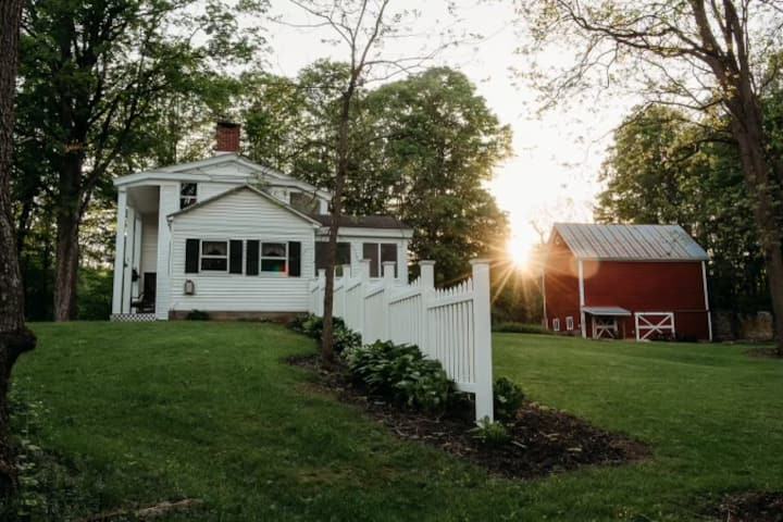 Historic Lamothe Landing & Farmhouse|spac|track| - Saratoga Springs, NY