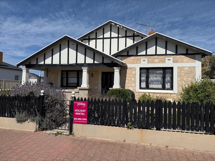 Bungalow At The Beach - Esplanade Position! - Stansbury