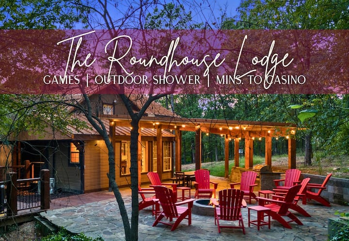 Game Room | Outdoor Shower | Hot Tub | Fire Pit - Broken Bow, OK