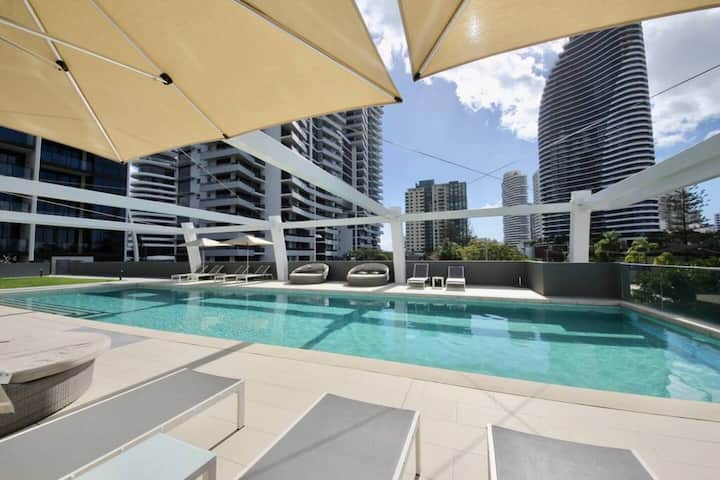 Ocean Views, Modern 2br Broadbeach Apt #604 - Broadbeach