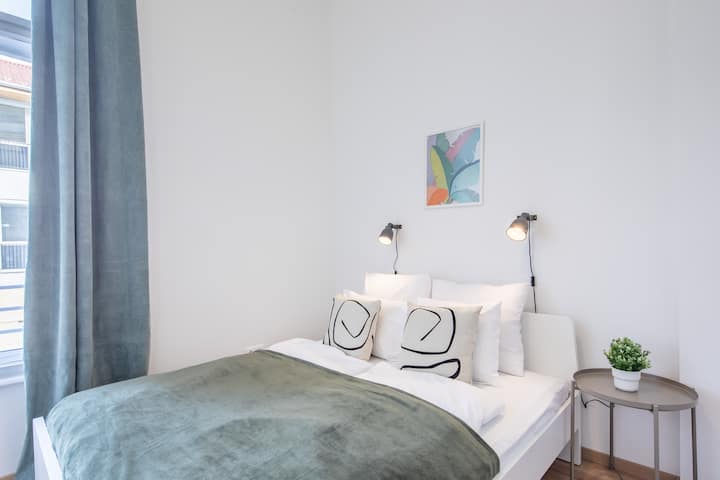 Central - New - A/c - Simple - Budapest