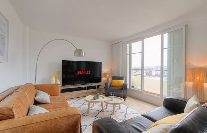 Charmant Et Chaleureux Avec Garage Privé - Lyon