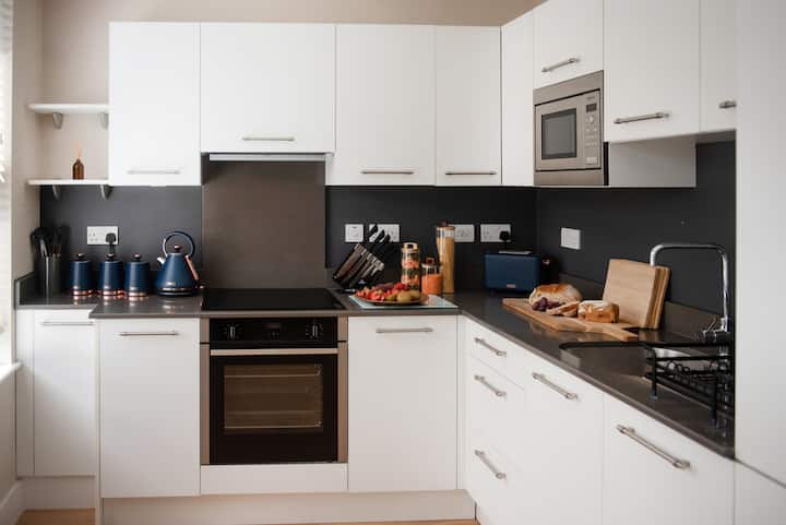 Family  Friendly Central Bath Two Bed Apartment - Bath
