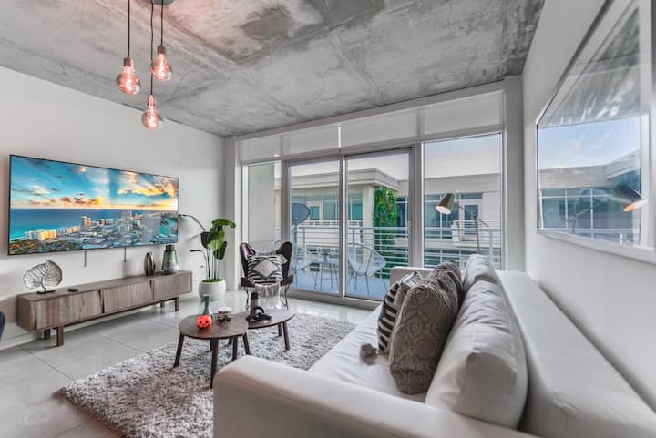 Lovely 2/2 Condo At Midtown Miami With Pool - Miami, FL