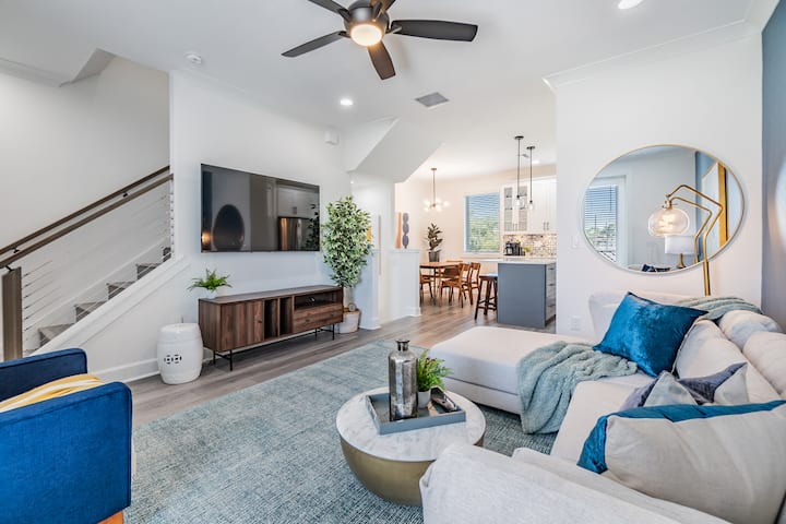 Luxury Stylish 3br Oasis - Tampa Retreat - Tampa, FL