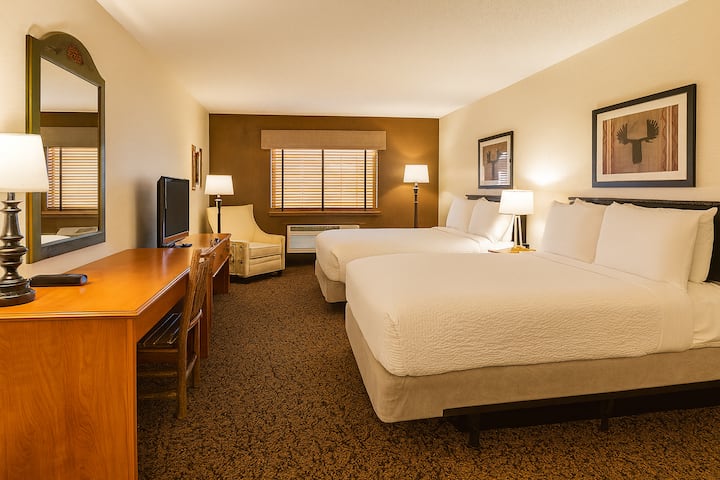 Peaceful River Views, Elegant Rooms | 4 Units - Peoria, IL