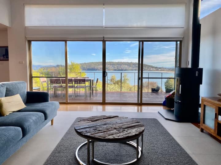 Waterfront Primrose Retreat - Dodges Ferry