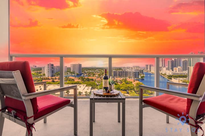 Apartment W/ Stunning Views + Amazing Pools - Hallandale Beach, FL