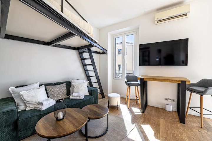 Bel Appartement En Mezzanine Avec Climatisation - Cannes